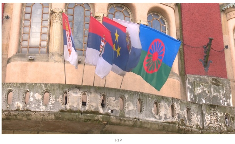 Romska zastava na Gradskoj kući: U Subotici obeležen Svetski dan Roma ...